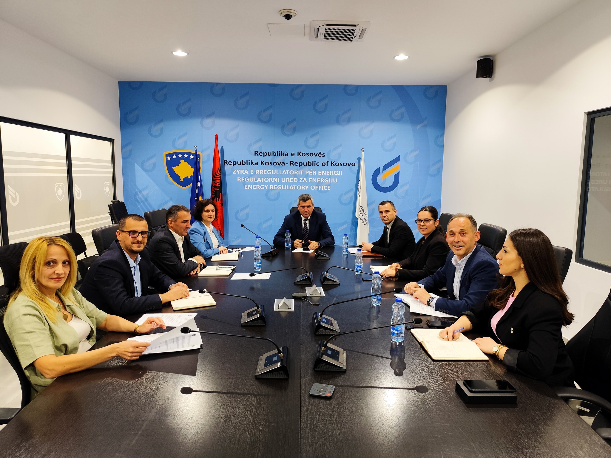 ZRRE nuk ndryshon qëndrim, përgatit ankesë ndaj Komerciales - ENERGY ...